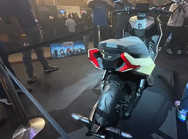 Ultraviolette Tesseract Electric scooter motor power battery power top ...